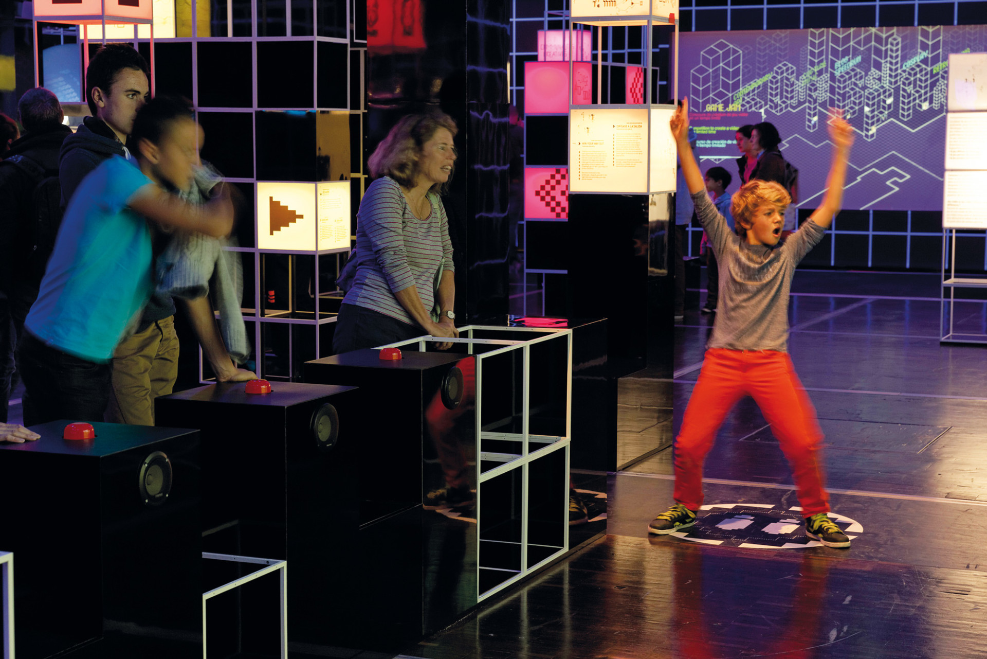 Video Game: the exhibit' - Projectiles